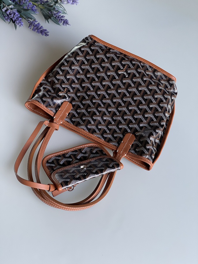 Goyard Goyardine Reversible Mini Anjou - LVLENKA Luxury Consignment