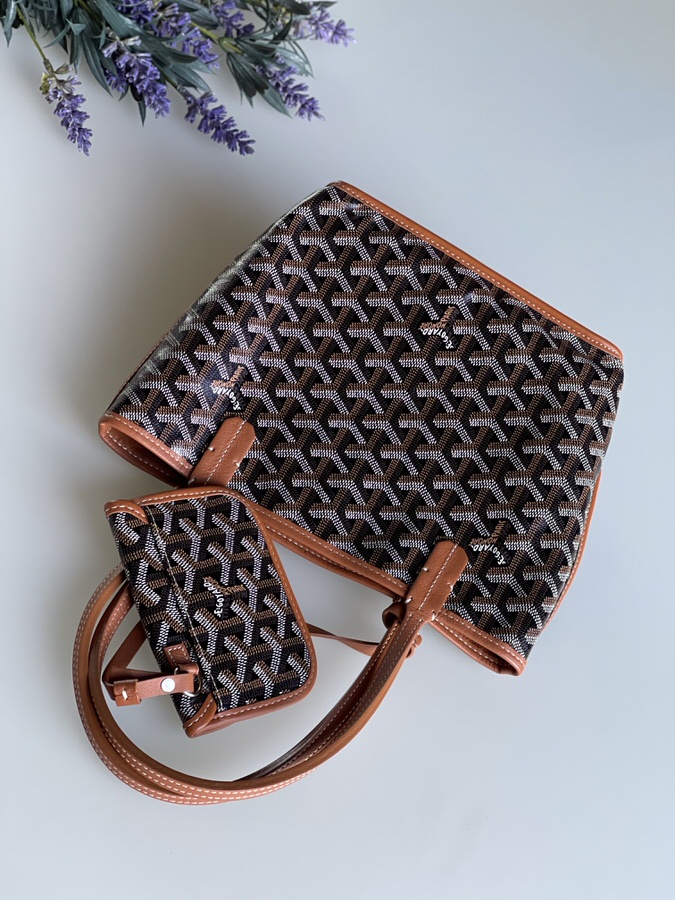 Goyard Goyardine Reversible Mini Anjou - LVLENKA Luxury Consignment